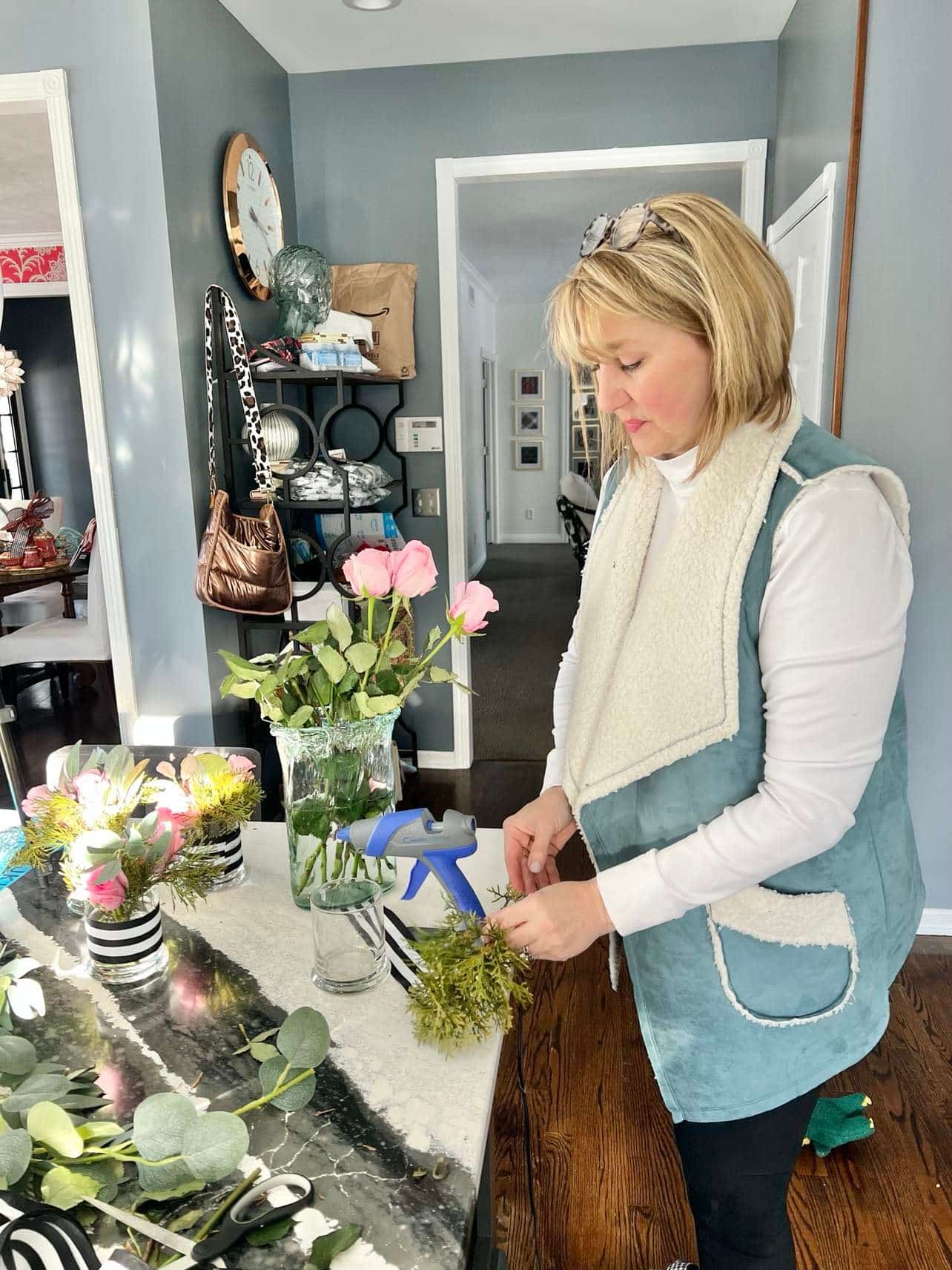 Let's Make a Simple Small Flower Arrangement! - Sonata Home Design