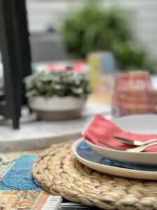 50 Simple and Easy Everyday Table Centerpiece Ideas - Sonata Home Design