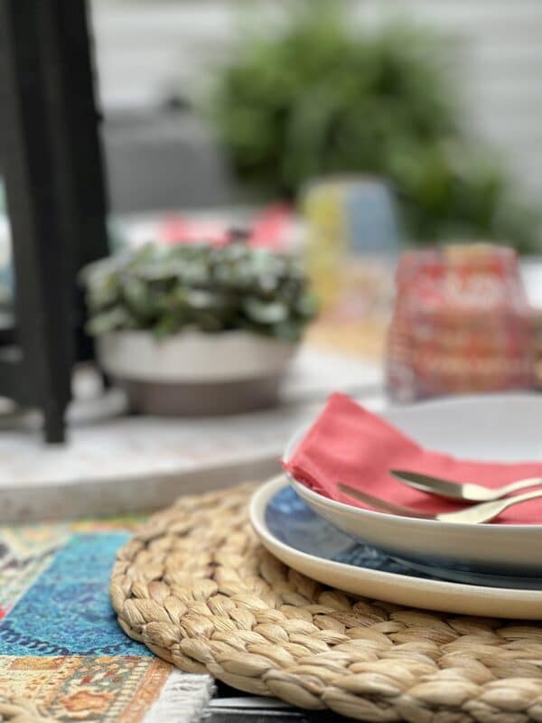 50 Simple and Easy Everyday Table Centerpiece Ideas - Sonata Home Design