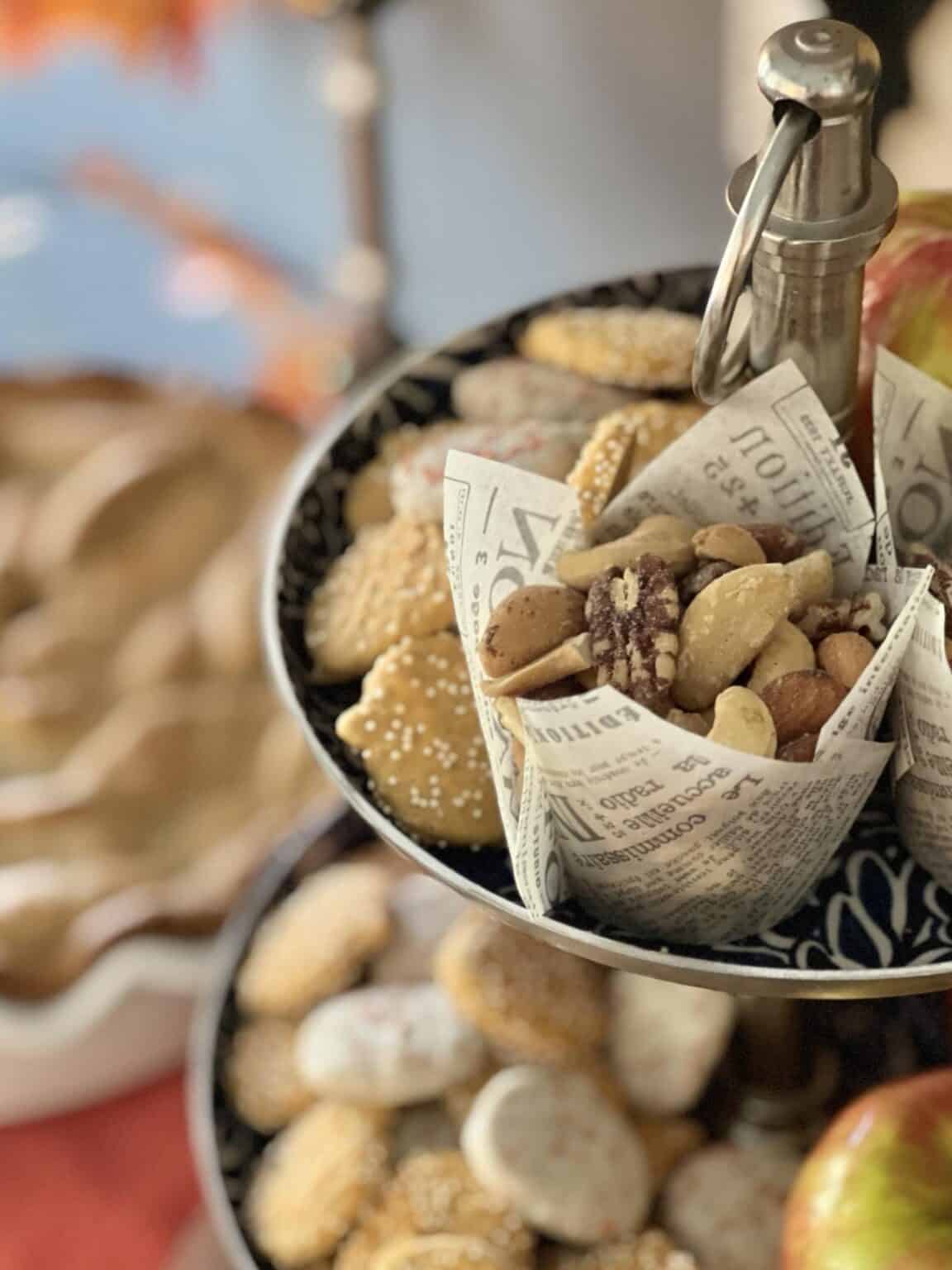 Sweet Thanks: Ideas for a Stunning Thanksgiving Dessert Table - Sonata ...