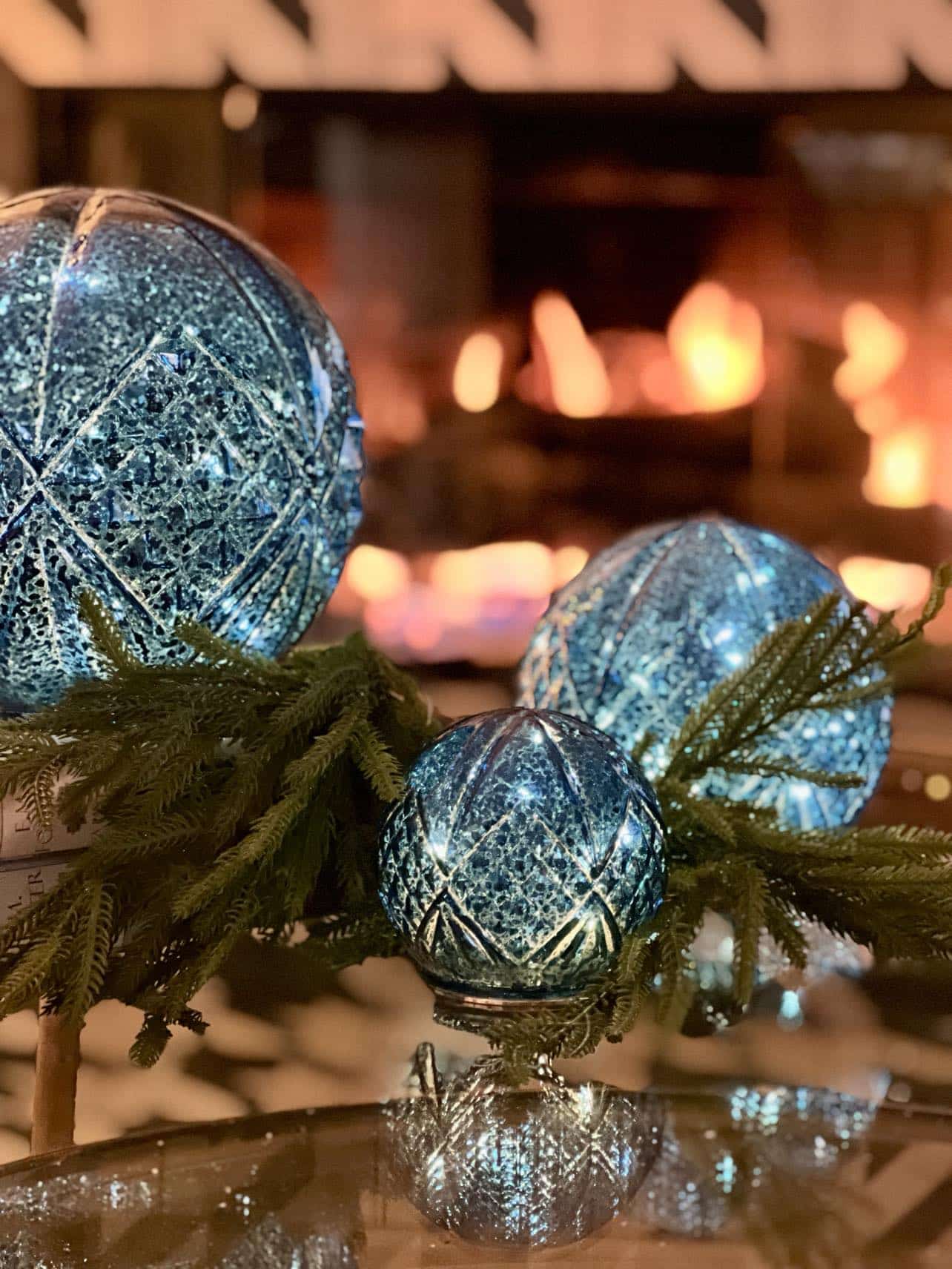 A Christmas Home Tour: Plaid, Patterns, and Holiday Panache - Sonata ...