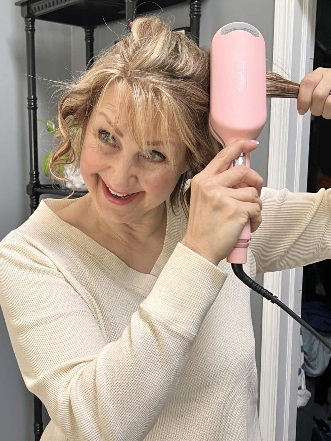 Waves for Days: How to Use a Hair Waver Tool on Short Hair - Sonata ...