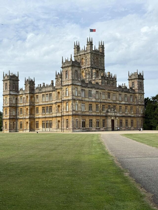 My Downton Abbey Tour Experience: A Visit to Highclere Castle - Sonata ...