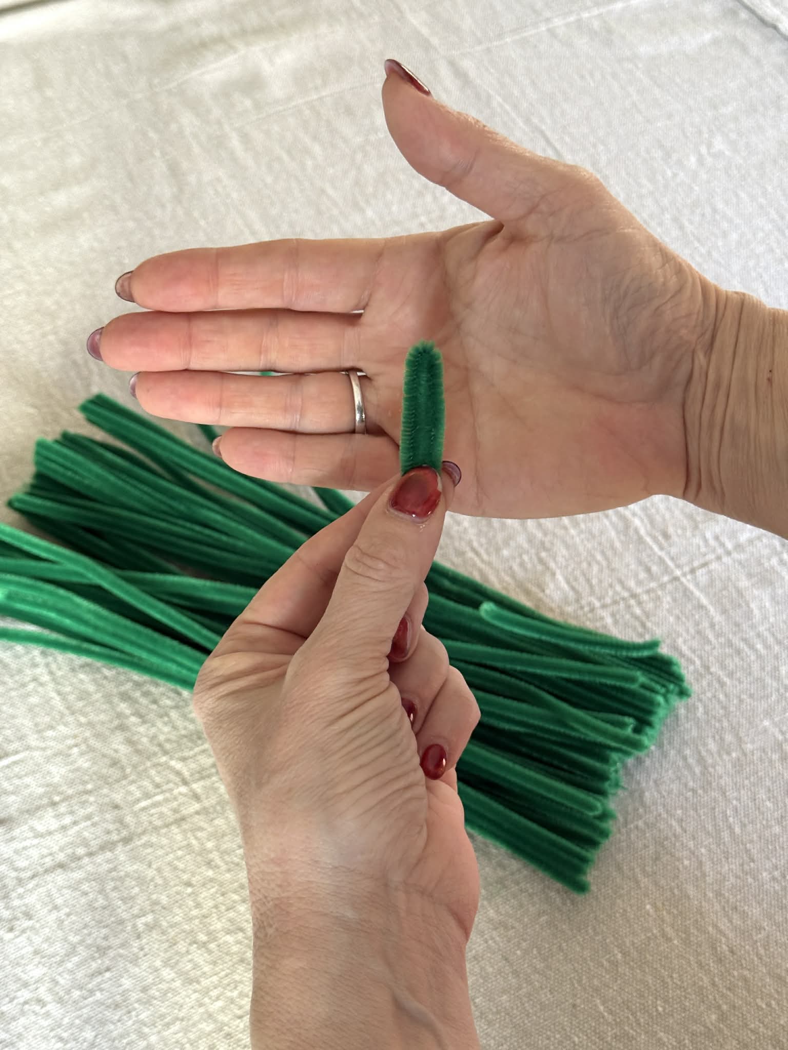 Easy and Elegant DIY Pipe Cleaner Christmas Tree - Sonata Home Design